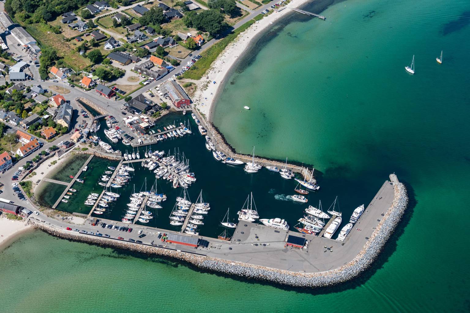 Ballen Havn | Hele Danmarks Havneguide